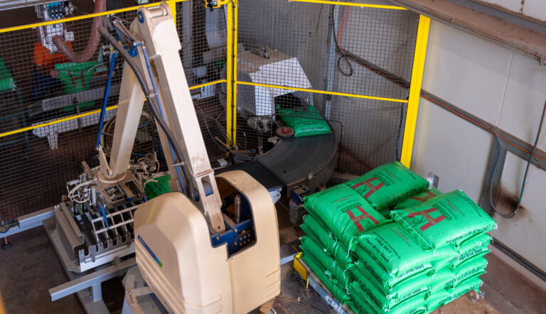 Robotic Palletizing Skid System | Aurora